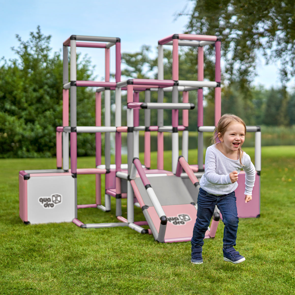 Riesige Pyramide mit Rampe Home – QUADRO THE GIANT CONSTRUCTION KIT